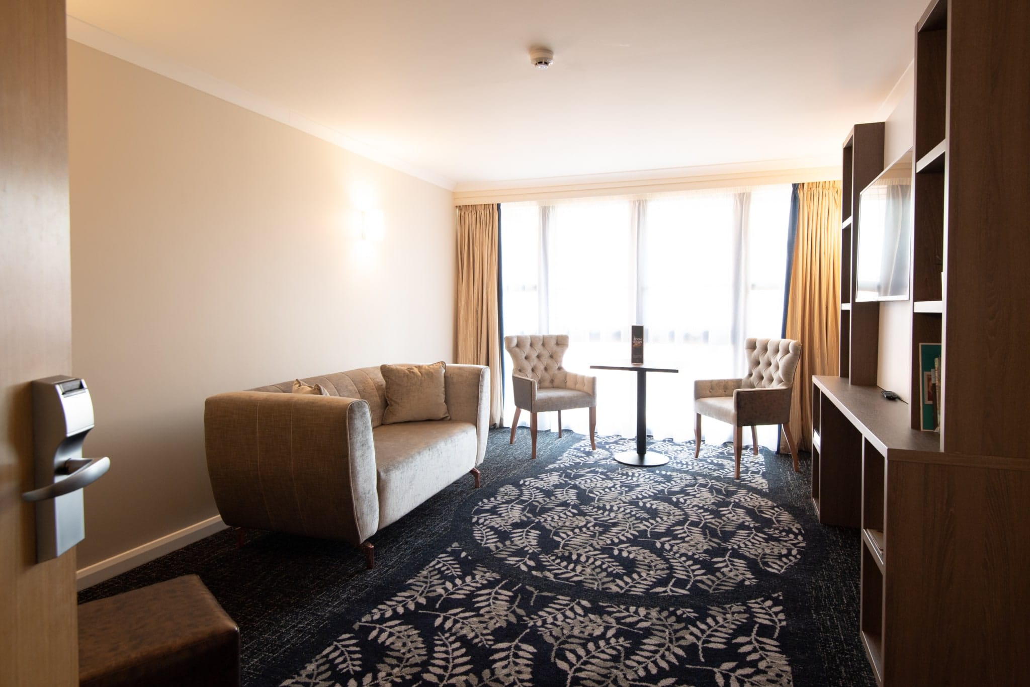 Suites - Burleigh Court